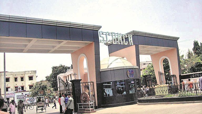 ଏସ୍‌ସିବି ମେଡିକାଲରେ ହାଉସ୍‌ ସର୍ଜନ ଓ ନର୍ସଙ୍କ ଧାରଣା - Nirvaynews